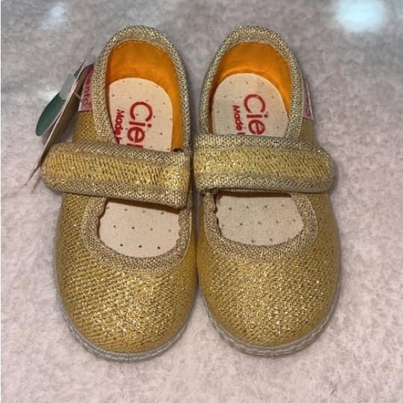 Cienta | Shoes | New With Tag Cienta Sparkly Gold Shoes | Poshmark